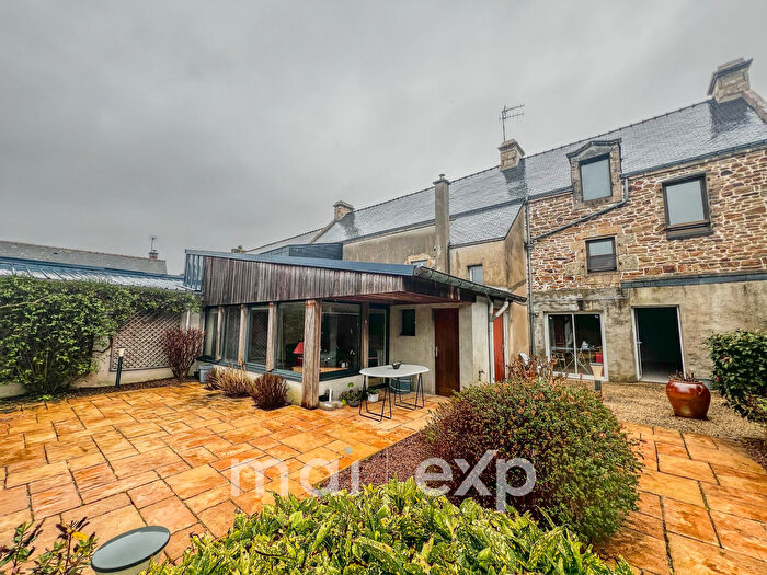 Maison à vendre - Locoal-Mendon - 6 pièces - 5 chambres