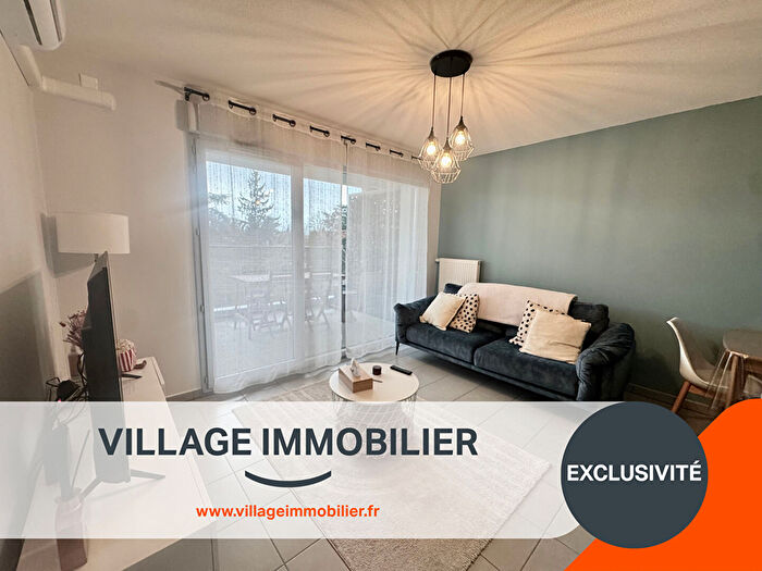 Appartement à vendre - Saint-Priest, Village - 2 pièces - 1 chambre