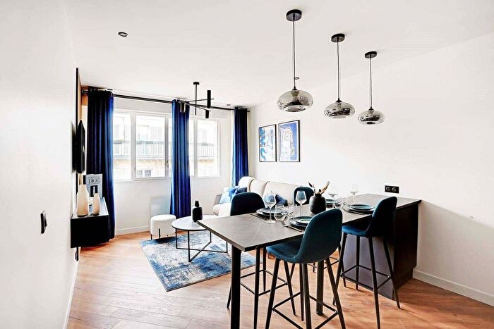 Appartement à louer - Ternes-Maillot, Paris ème arrondissement - 2 pièces - 1 chambre