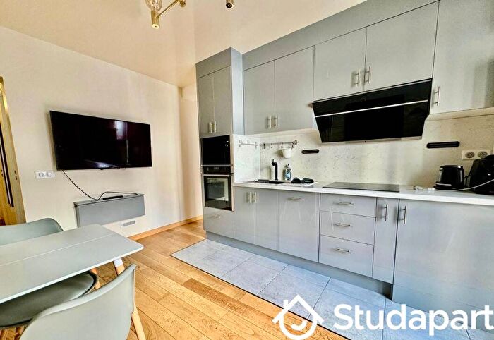 Appartement à louer - Courcelles-Wagram, Paris ème arrondissement - 2 pièces - 1 chambre