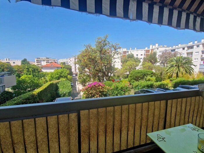Juan-les-Pins, Antibes : Appartement 3 pièces à louer