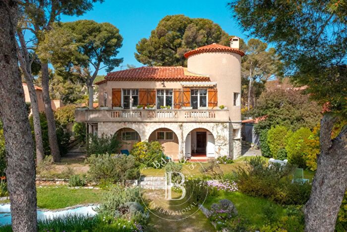 Maison à vendre - Cassis - 9 pièces - 5 chambres