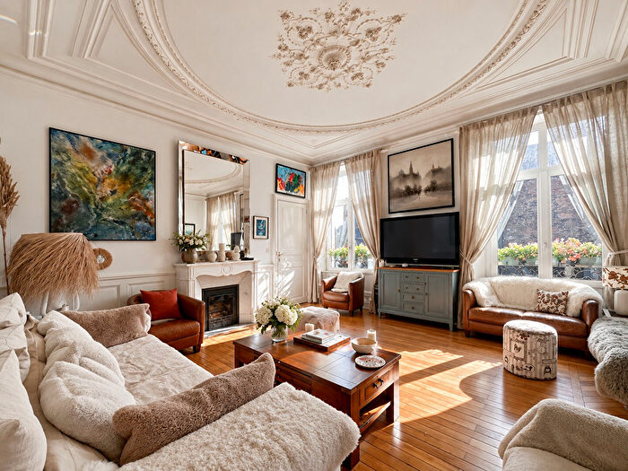 Quartiers Centre, Centre-ville : Appartement 5 pièces à vendre