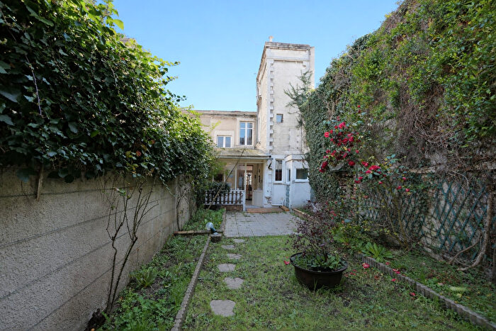 Maison à vendre - Angers, Centre-ville, La Fayette - 5 pièces - 2 chambres