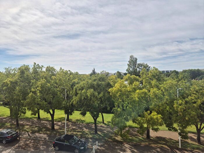 Appartement à louer - Chiron-Saint Suspi, Miramas - 2 pièces - 1 chambre