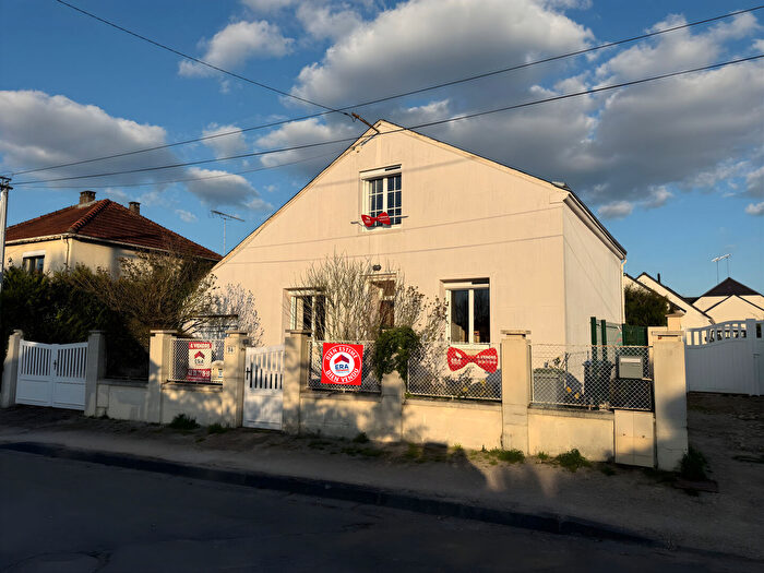Maison à vendre - Fleury-les-Aubrais, Gare, Bannier, Bustière, Dessaux - 6 pièces - 4 chambres