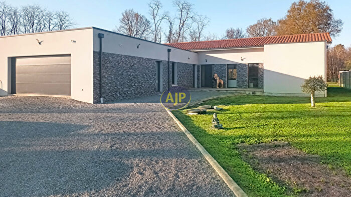 Maison à vendre - Queyrac - 6 pièces - 5 chambres