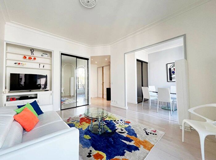 Appartement à louer - Auteuil Nord, Paris ème arrondissement - 2 pièces - 1 chambre