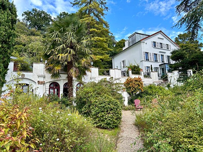 Maison à vendre - Saint-Prix - 11 pièces - 5 chambres