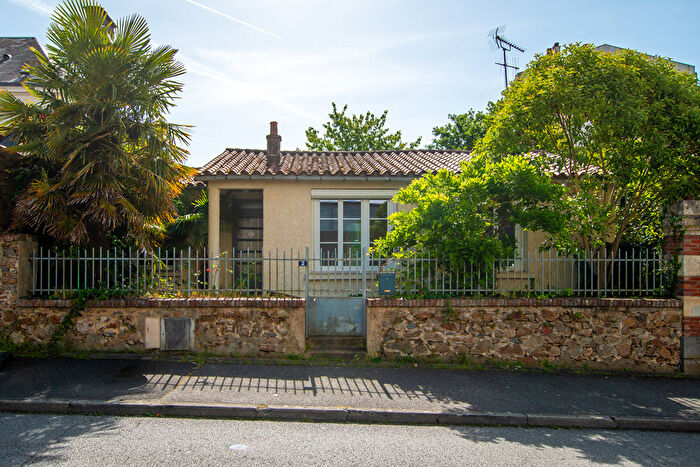 La Roche-sur-Yon, Pyramides, Jean-Yole : Maison 4 pièces à vendre