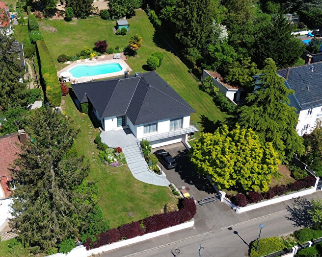 Maison à vendre - Mulhouse, Dornach - 7 pièces - 4 chambres