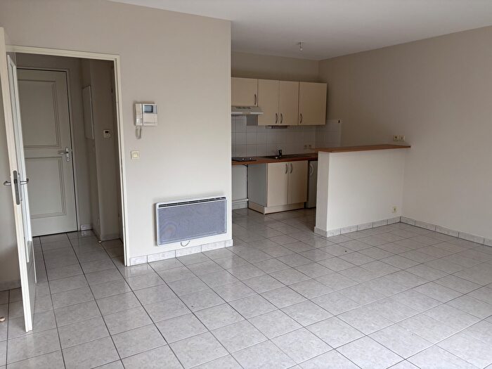 Appartement à louer - Pazayac - 2 pièces - 1 chambre