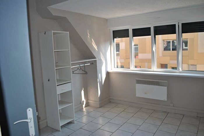 Faubourg Saint Catherine-Faubourg de Paris-Le Vignole, Valenciennes : Appartement 1 pièce à louer