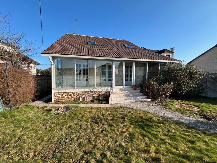 Maison à louer - Pontault-Combault - 5 pièces - 4 chambres