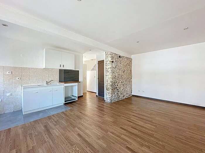 Appartement à louer - Boulay-Moselle - 3 pièces - 1 chambre