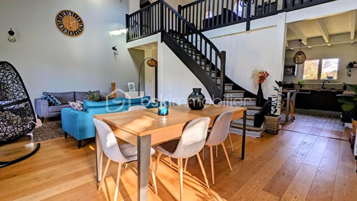 Maison à vendre - Saint-Médard-en-Jalles, Centre-ville - 7 pièces - 5 chambres