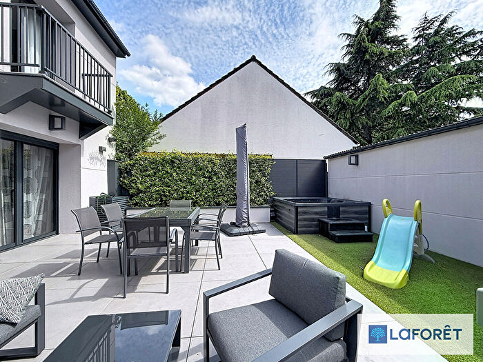 Maison 5 pièces à vendre - Le Plessis-Trévise, Val Roger