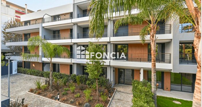 Appartement à vendre - Cannes, Pointe Croisette - 3 pièces - 2 chambres