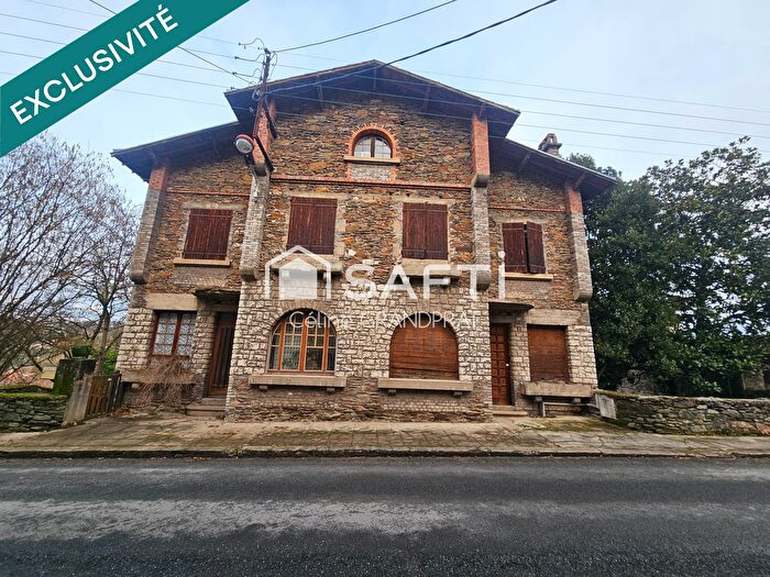 Maison à vendre - Decazeville - 9 pièces - 6 chambres