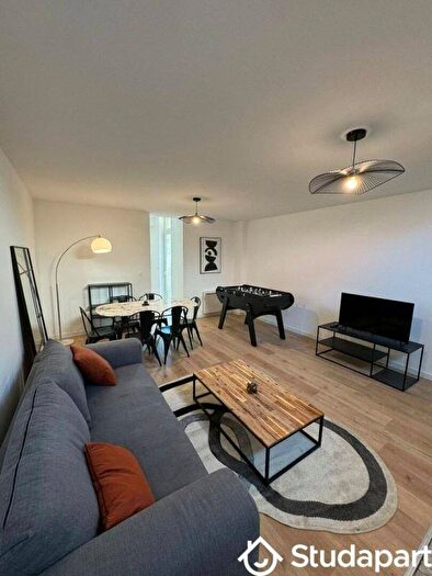 Appartement à louer - Moulin-Poterie, Roubaix - 1 pièce - 1 chambre