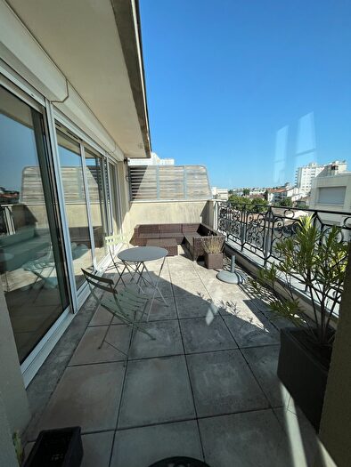 Appartement 4 pièces à louer à Bordeaux, Croix Blanche