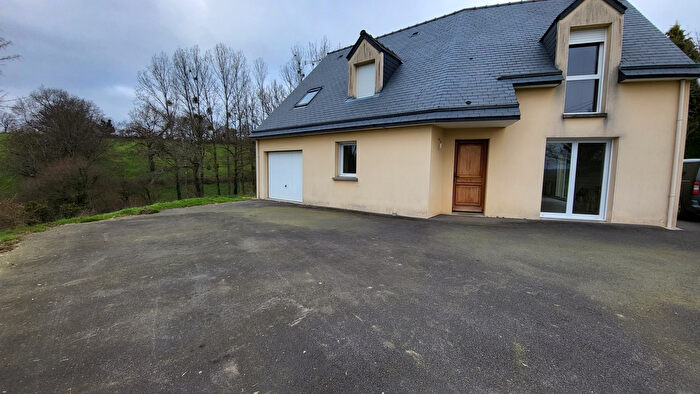 Maison à louer - La Chapelle-Saint-Aubert - 5 pièces - 4 chambres