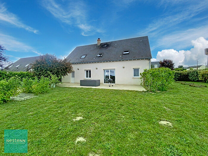 Chargé : Maison 8 pièces à vendre