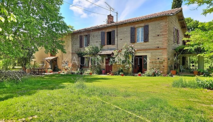 Maison 8 pièces à vendre à Saint-Sulpice-la-Pointe