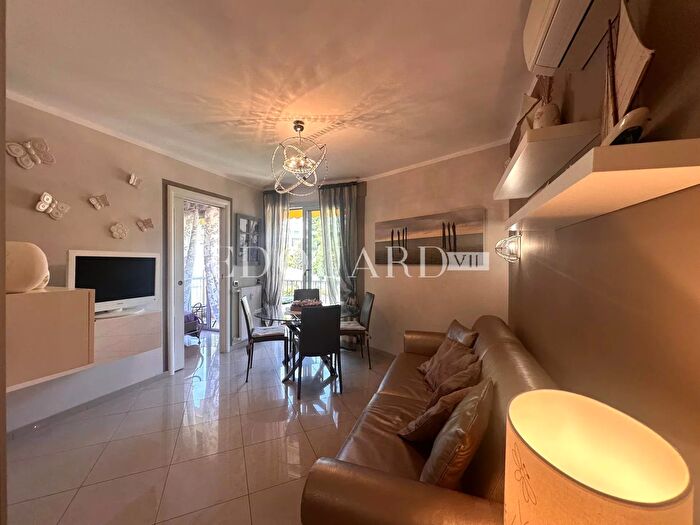 Appartement à vendre - Menton, Hôtel de Ville, Vieille Ville, Musée, Madone, Carnolès - 2 pièces - 1 chambre