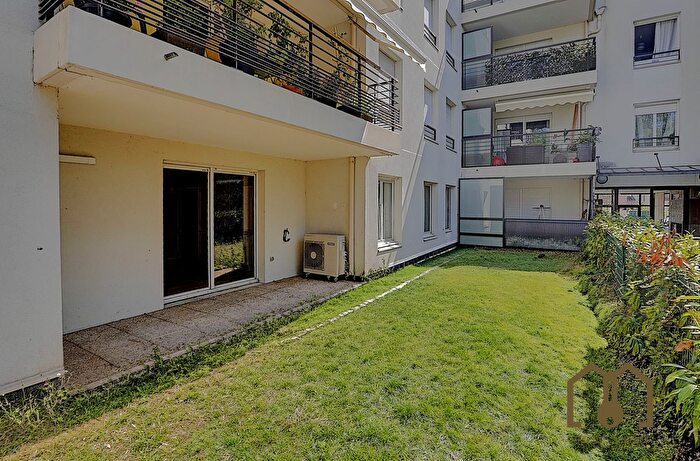 Vaulx-en-Velin, Village - Appartement 4 pièces à vendre