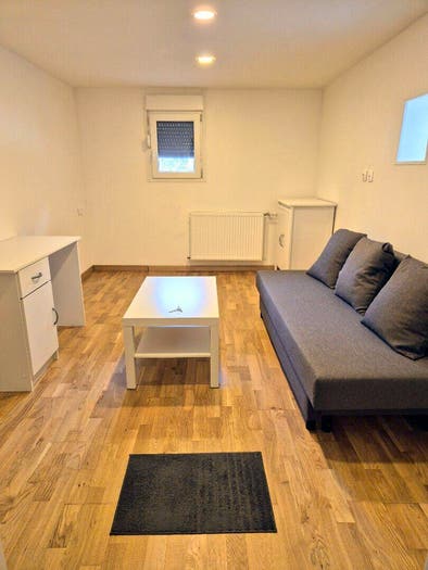 Parc-Village Nord-Sud Louveries, Maurepas : Appartement 1 pièce à louer