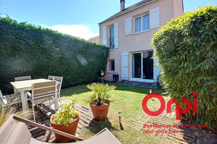 Maison 5 pièces à Montigny-le-Bretonneux, Le Village, à vendre