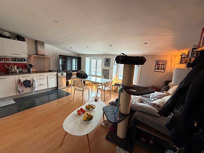 Appartement à louer - La Rochelle, Centre-ville, Vieux-port, Marché - 3 pièces - 2 chambres