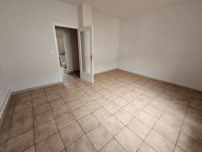 Appartement à louer - Parc la Verrerie-Le Guide, Le Creusot - 3 pièces - 2 chambres