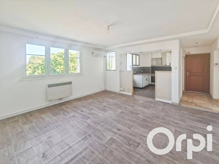 Nord, Pont-Saint-Esprit : Appartement 4 pièces à louer