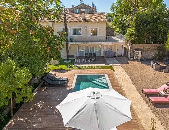 Maison 4 pièces à louer à Mougins, Centre-ville, Village, Tournamy, Le Val de Mougins