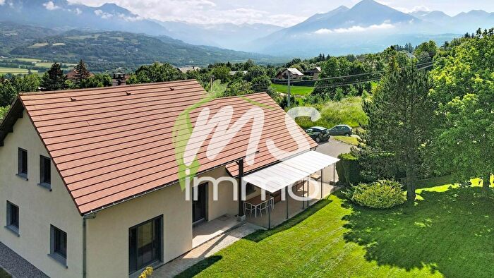 Maison 6 pièces à vendre à Saint-Laurent-du-Cros