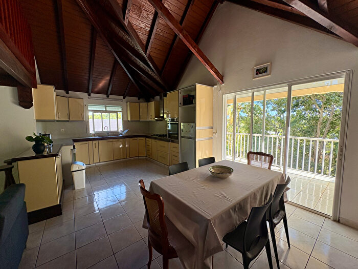 Appartement à louer - Lamentin - 4 pièces - 3 chambres