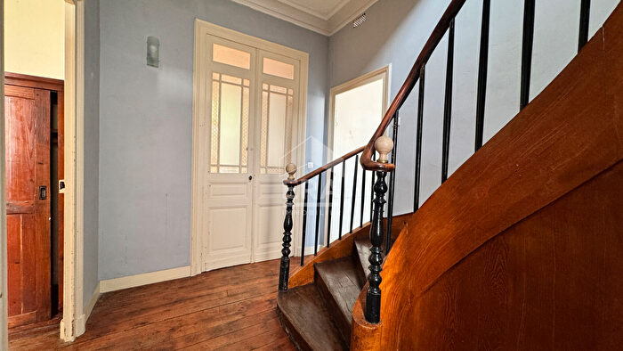 Maison à vendre - Périgueux - 9 pièces - 7 chambres