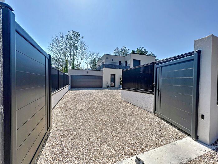 Maison à vendre - Tignieu-Jameyzieu - 5 pièces - 4 chambres