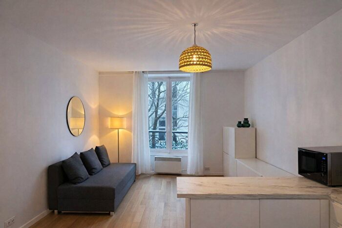 Appartement à louer - Montorgueil-Saint Denis, Paris ème arrondissement - 2 pièces - 1 chambre