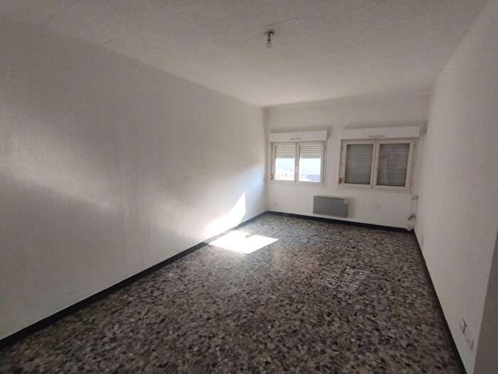 Maison à vendre - Agde, La Ville - 11 pièces - 9 chambres