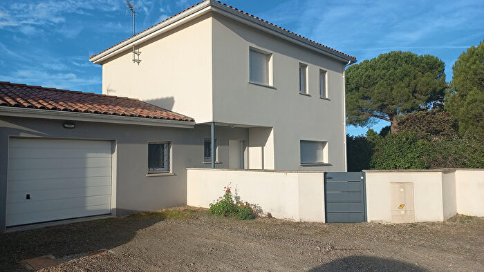 Maison 4 pièces à Villeneuve-Tolosane, à louer