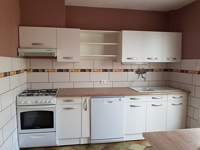 Charleville-Mézières, Etion : Maison 4 pièces à louer