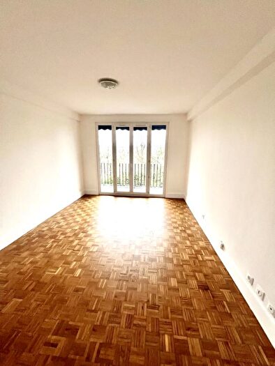 Appartement à louer - LHaÿ-les-Roses, Centre-ville - 3 pièces - 2 chambres