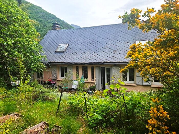 Saint-Béat - Maison 10 pièces à vendre