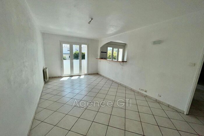 Appartement à louer - Toulon - 3 pièces - 2 chambres