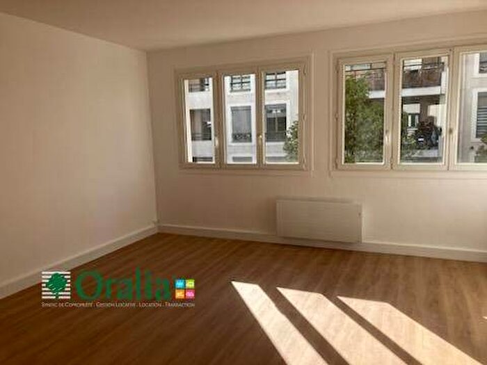 Appartement à louer - La Villette, Lyon ème arrondissement - 2 pièces - 1 chambre