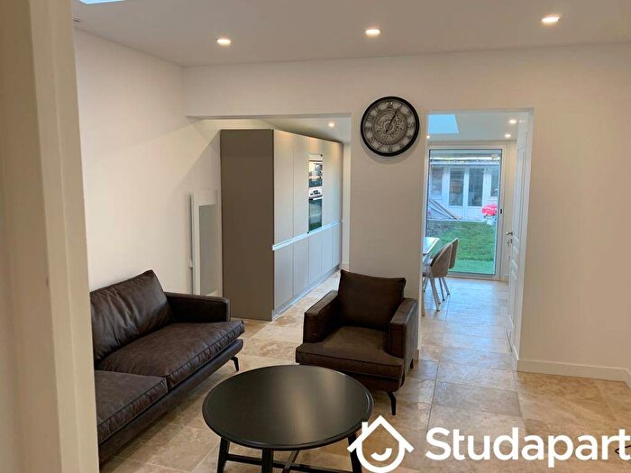 Appartement à louer - Petit Ronchin - 1 pièce - 3 chambres