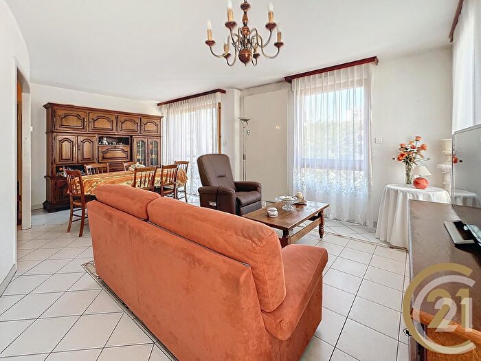 Appartement à vendre - Montbéliard, Centre-ville, Prairie, Batteries du Parc, Charmontet - 4 pièces - 2 chambres